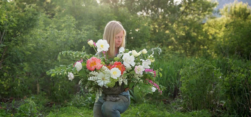 Dahlia May Flower Farm - Thursd