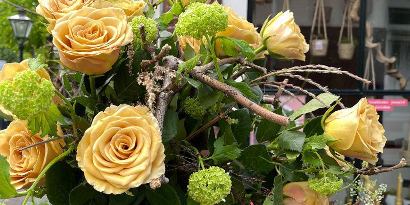 Rose Art Café! | Product Featured on Thursd.com